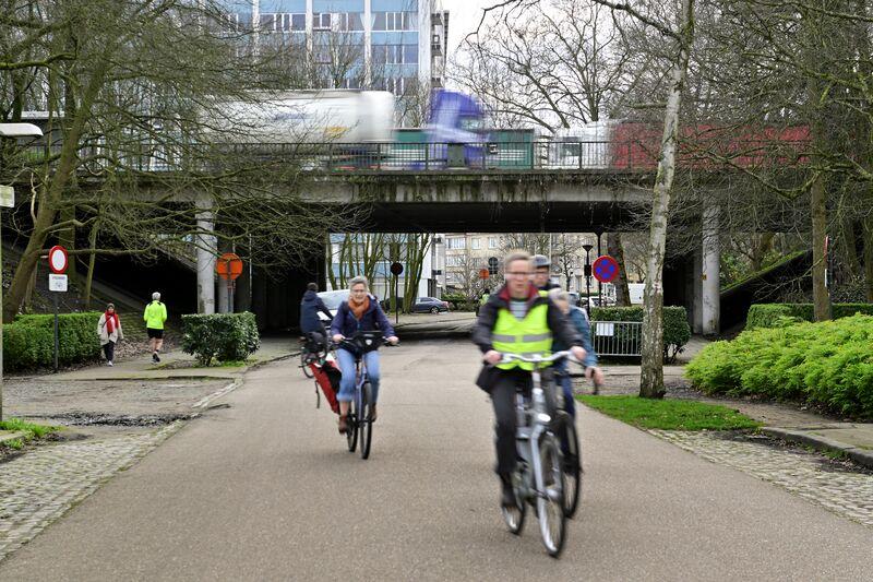 Nieuwe bruggen E313 over Sterckshoflei en Cornelissenlaan in Deurne ...